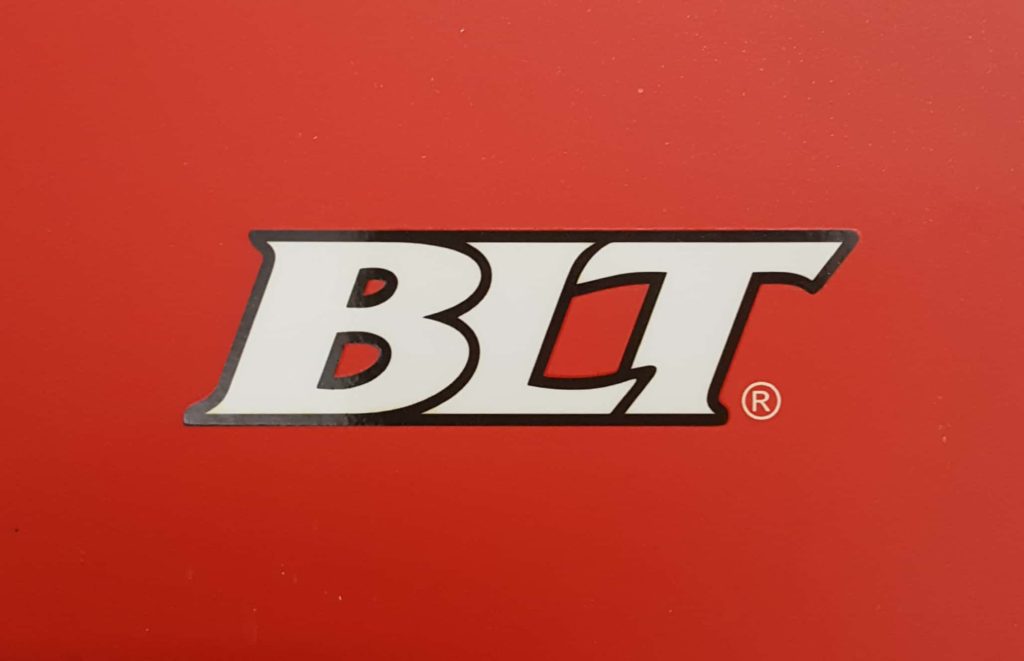 BLT Junior NO.5 Hard Plastic bat with 3pc. stumps 2pc. bails 1pc. base ...